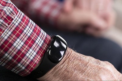 Stanley Wanderguard Bracelets Review - Wanderguard BLUE Tag vs ...